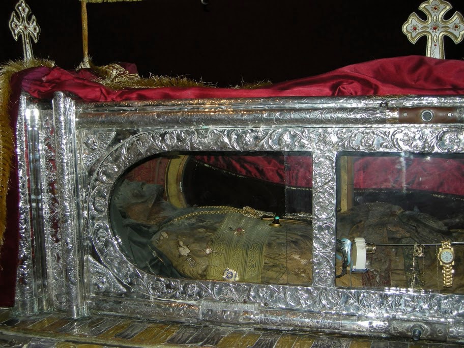 Αγιος Γεράσιμος Κεφαλονιάς: Ο Αγιος που ξορκίζει τα δαιμόνια (ΒΙΝΤΕΟ ...