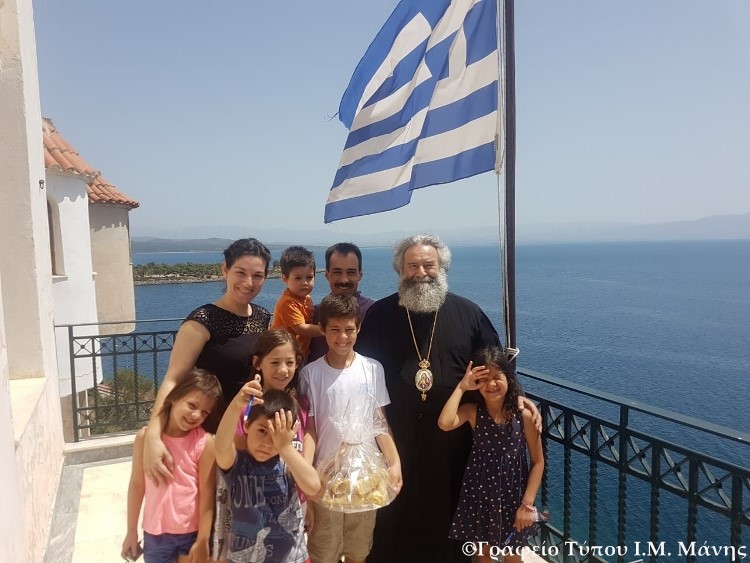 Ο Μάνης Χρυσόστομος σε πολύτεκνη οικογένεια - ΒΗΜΑ ΟΡΘΟΔΟΞΙΑΣ News