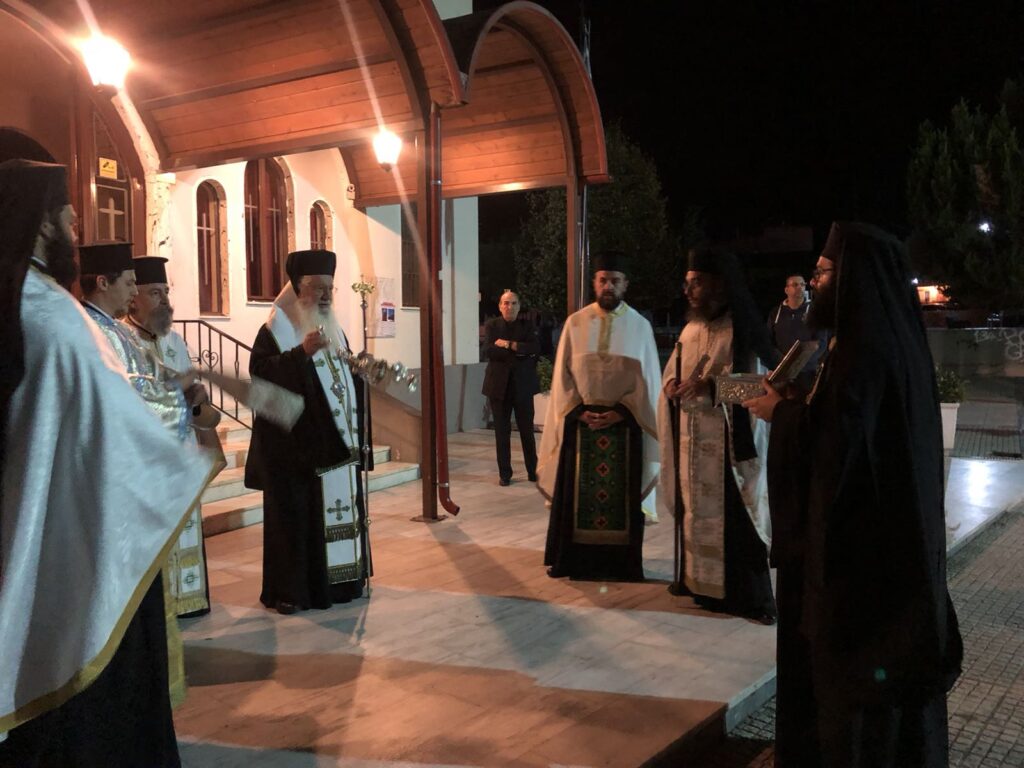 ΛΙΒΑΔΕΙΑ: Υποδοχή των Ιερών Λειψάνων των Αγίων Αναργύρων Κοσμά και ...