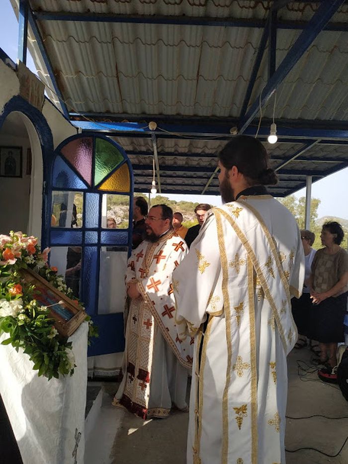 Ο Γλυφάδας Αντώνιος στην πανηγυρίζουσα Αγία Ξενία της Καλαματιανής στη ...