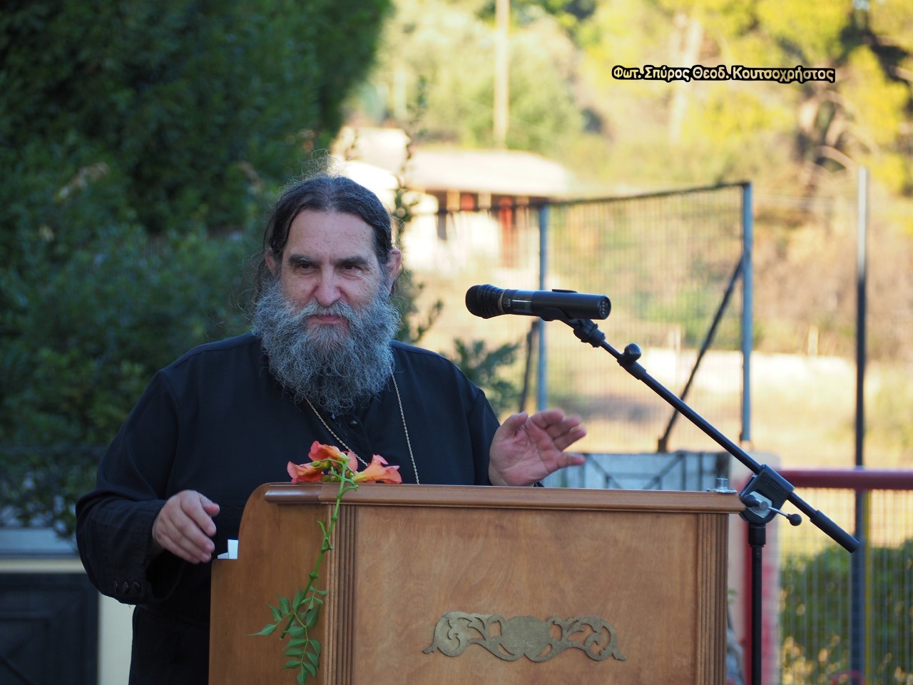 Πατήρ Ευάγγελος Παπανικολάου: "...μίλαγα στους πέντε τοίχους..." - Βήμα ...