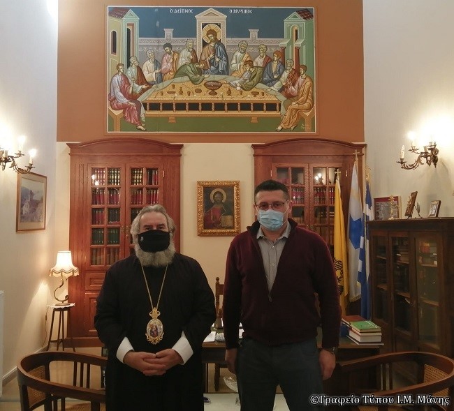 Προσφορά τροφίμων από Χειρουργό στο Φιλόπτωχο της Ι.Μ. Μάνης - ΒΗΜΑ ...
