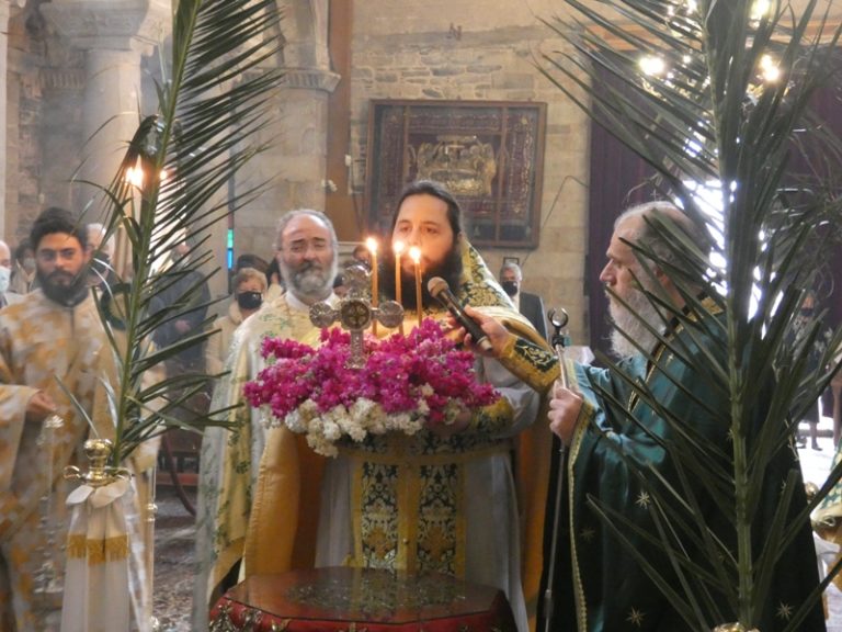 Κυριακή της Σταυροπροσκυνήσεως στην Εκατονταπυλιανή της Πάρου - ΒΗΜΑ ...