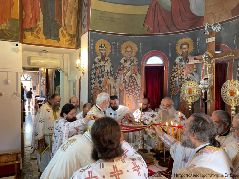 Ιεράπετρα: Πλήθος ιερεών και κόσμου στην Παναγία Ελεούσα - Βήμα Ορθοδοξίας