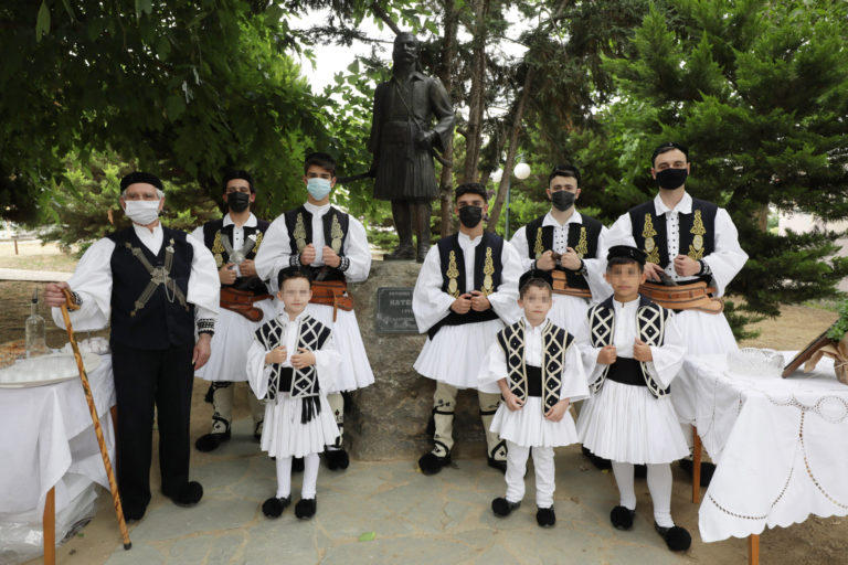 Ο Εύοσμος τίμησε την μνήμη του Σαρακάτσανου Οπλαρχηγού Αντώνη ...