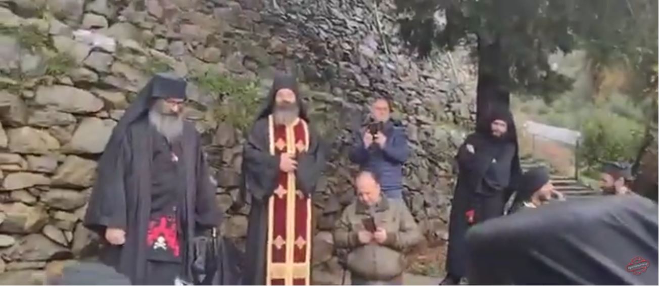 ΑΓΙΟΝ ΟΡΟΣ: Η Εξόδιος Ακολουθία του Ιερομόναχου Θεόδωρου Γρηγοριάτη ...