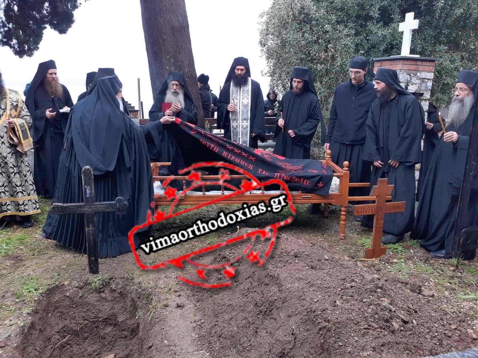 ΑΓΙΟΝ ΟΡΟΣ: Η Εξόδιος Ακολουθία του μοναχού Αλύπιου στη Νέα Σκήτη ...
