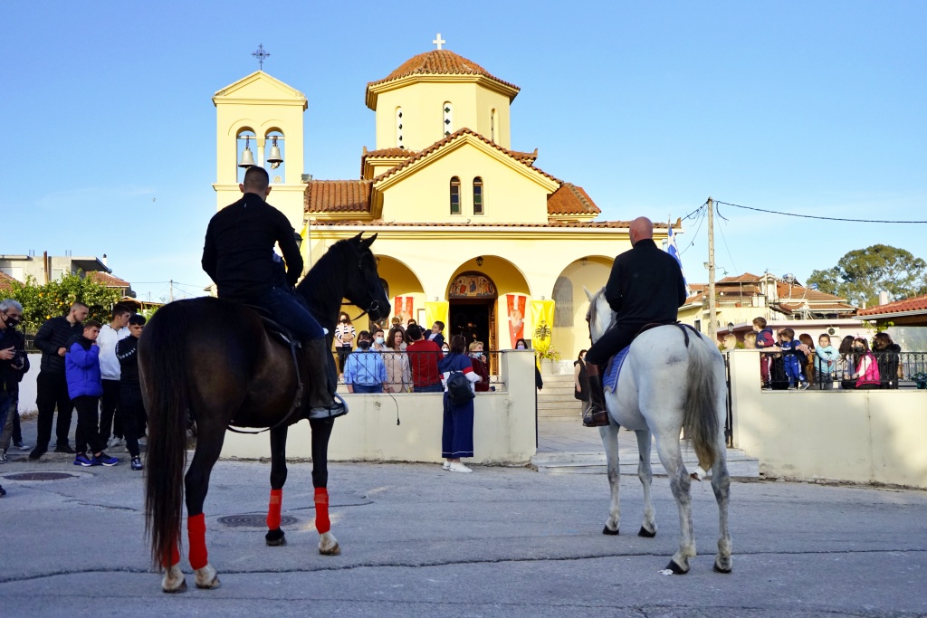 Την εικόνα του Αϊ Γιώργη περιέφεραν και φέτος Καβαλάρηδες στον Άγιο ...