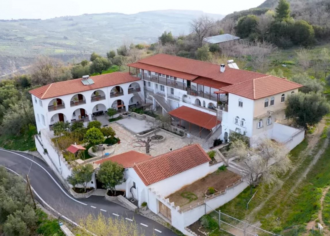 Σοκ και Δέος! Ιδού η σπάνια φωτογραφία μέσα από το Άγιο Όρος που ...