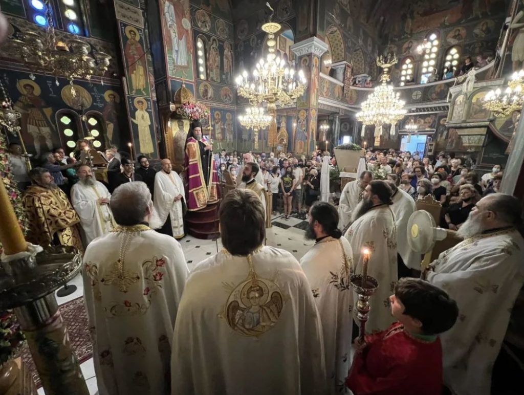 Πλήθος πιστών στην Αγία Τριάδα Ηρακλείου Αττικής - Βήμα Ορθοδοξίας