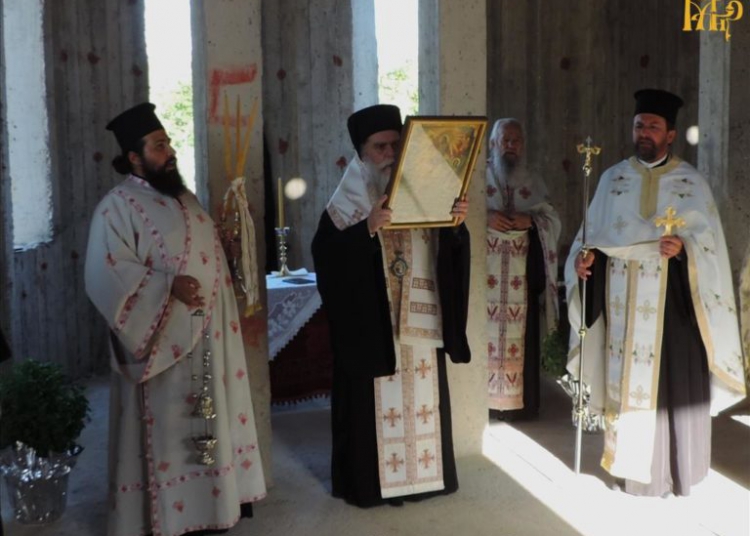 Λουτράκι: Πανηγυρικός Εσπερινός στην Ιερά Μονή Οσίου Παταπίου - ΒΗΜΑ ...