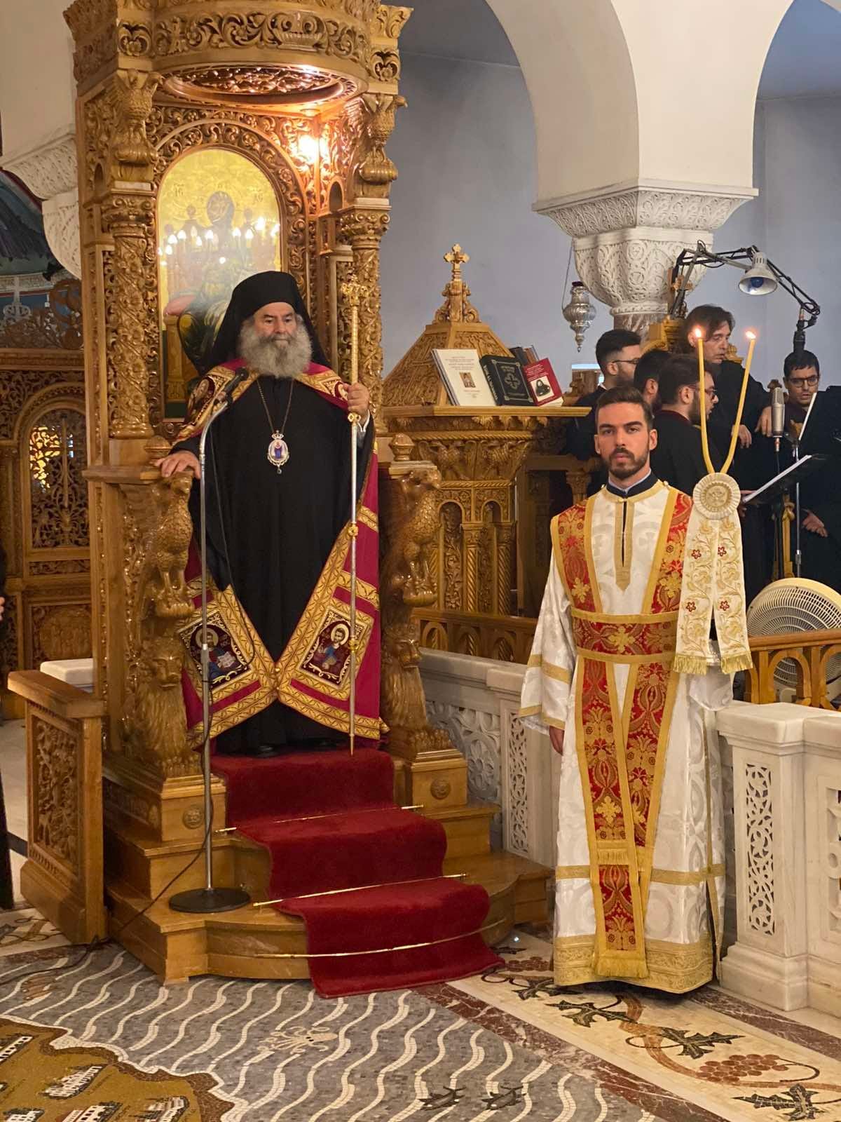 Ορθόδοξα Θέματα: Δάκρυσε ο Δεσπότης! Ευχαρίστησε τον Άγιο Νεκτάριο για ...