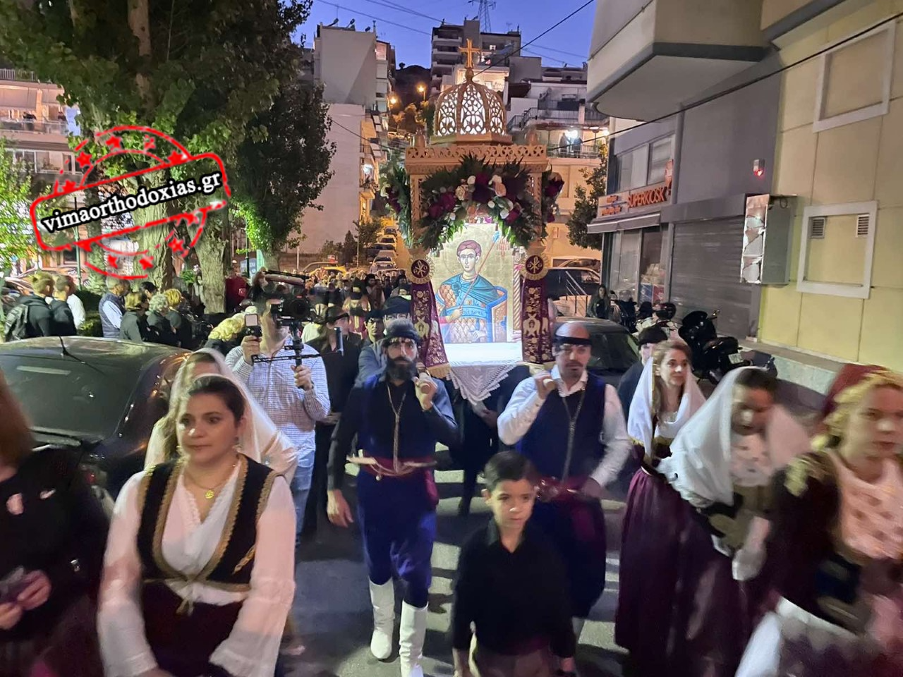 ΑΝΩ ΚΟΡΥΔΑΛΛΟΣ: Πλήθος κόσμου στην Λιτάνευση της Εικόνας του Αγίου ...