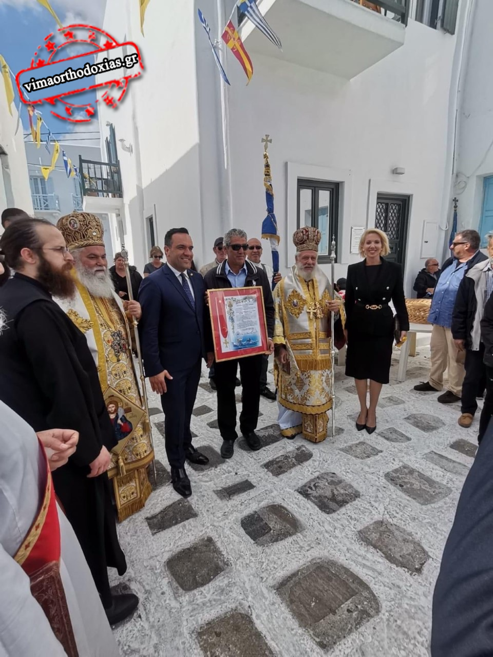 Συγκινητικές εικόνες παρουσία της Κατερίνας Μονογυιού για τον Άγιο ...