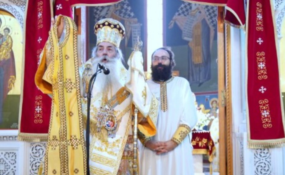 Εις πρεσβύτερον Χειροτονία του βοηθού γραμματέα της Μητροπόλεως ...