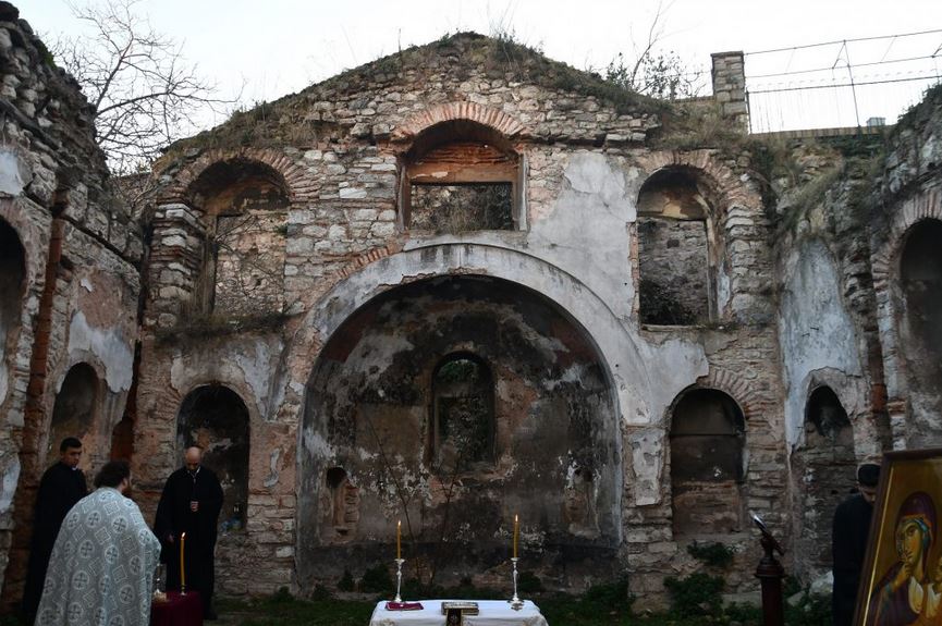 ΦΑΝΑΡΙ: Ο ουρανός θόλος στα ερείπια της Παναγίας Παραμυθίας («Βλαχ ...