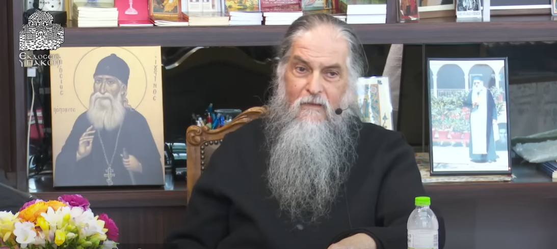 Ο π. Βασίλειος Βολουδάκης συνομιλεί με τον καθηγητή Dr Alexandr Dugin ...