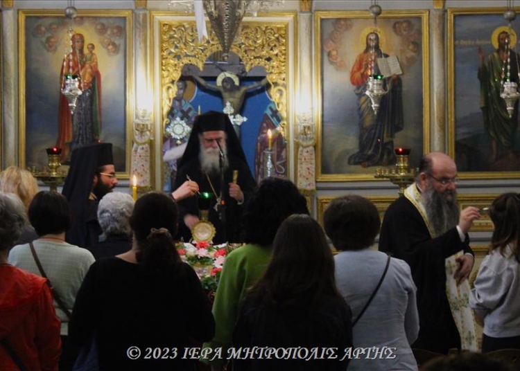 Αγιοι Κωνσταντίνος και Ελένη: Ποιοι είναι ο Αγιοι που γιορτάζουν σήμερα ...