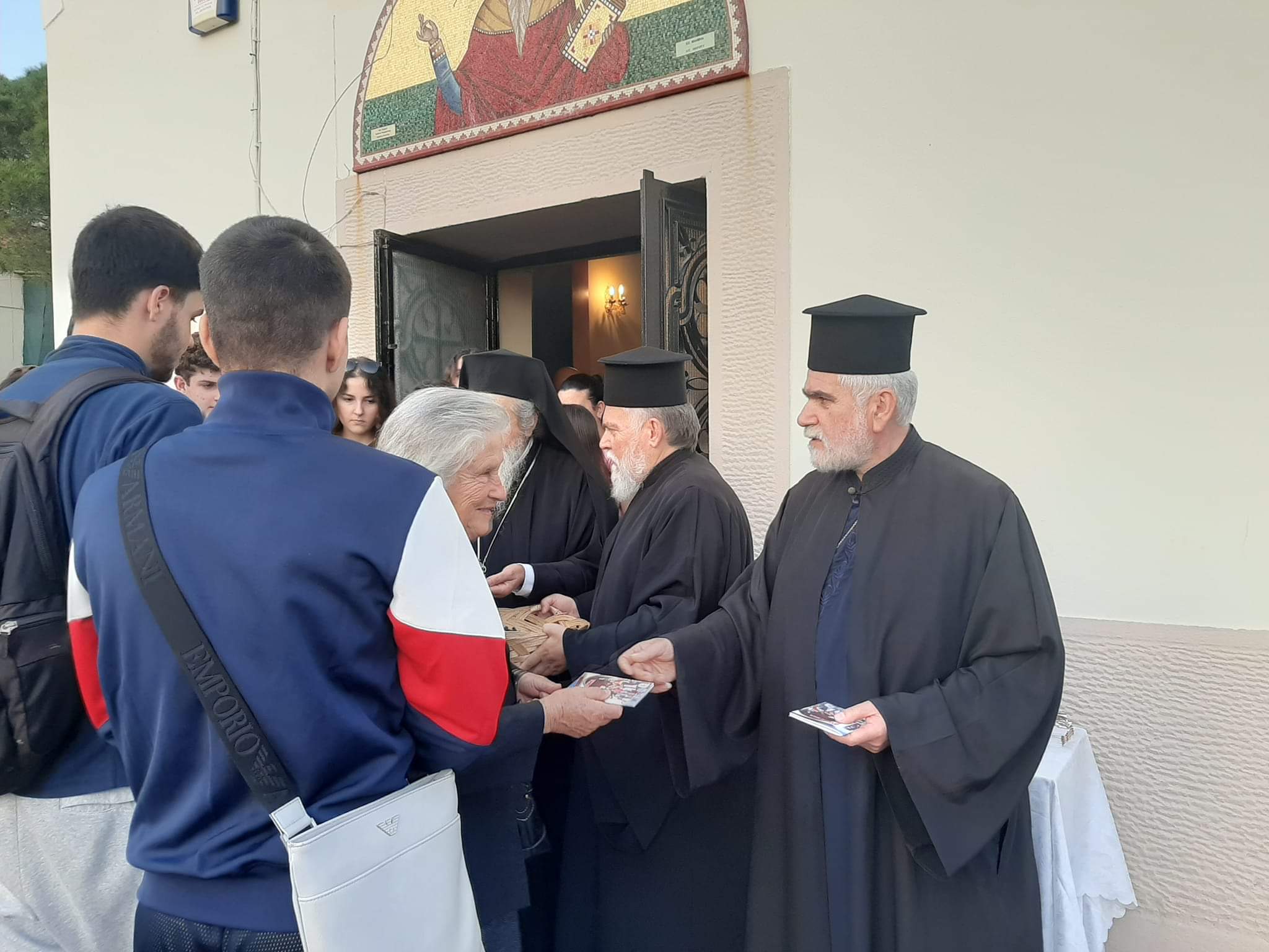 Ο Ηλείας Αθανάσιος δίπλα στους Υποψηφίους Σπουδαστές των Πανελλαδικών ...