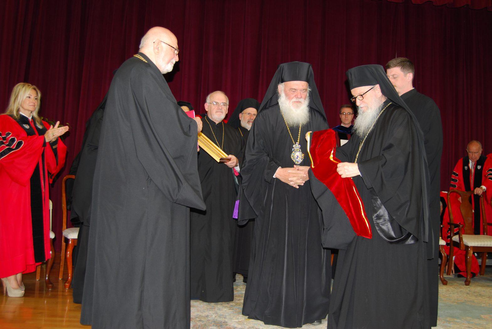 Ο Αρχιεπίσκοπος πρώην Αμερικής Δημήτριος για τον Αρχιεπίσκοπο Αθηνών ...