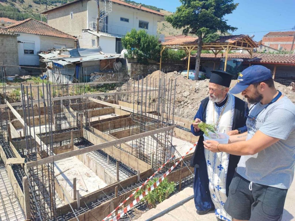 Ξεκίνησε η ανοικοδόμηση στο σεισμόπληκτο Δαμάσι – Αγιασμός στα θεμέλια ...