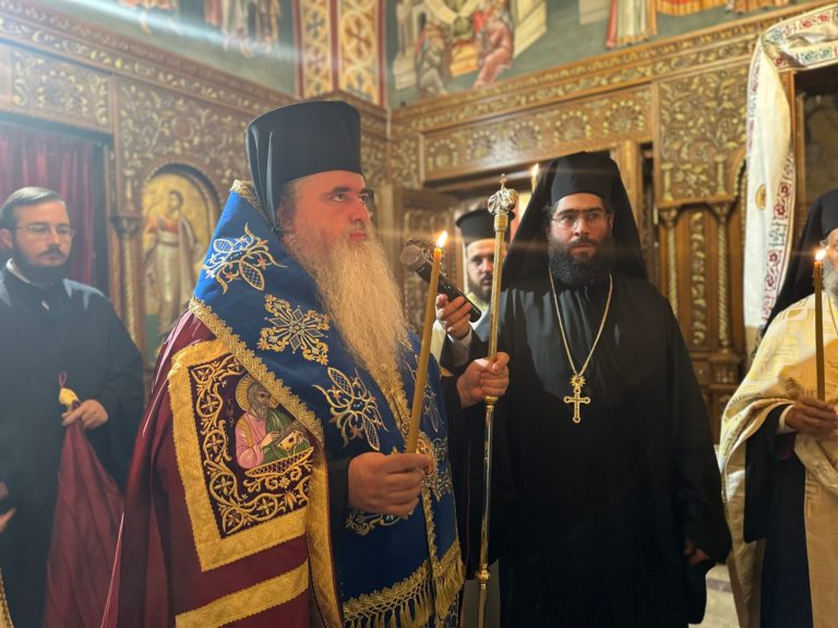 Νέα Μηχανιώνα: Τα «βγάσματα» της θαυματουργού ιεράς εικόνας της ...