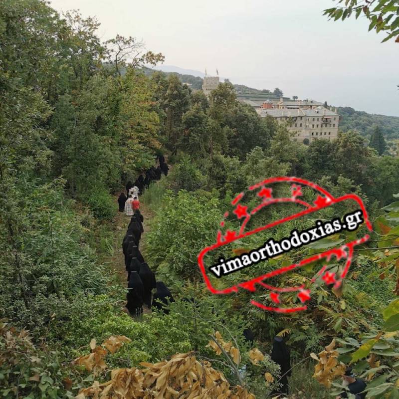 Λιτανεία στο Αγιον Ορος για τις κατάπαυση των πυρκαγιών - Μονή ...