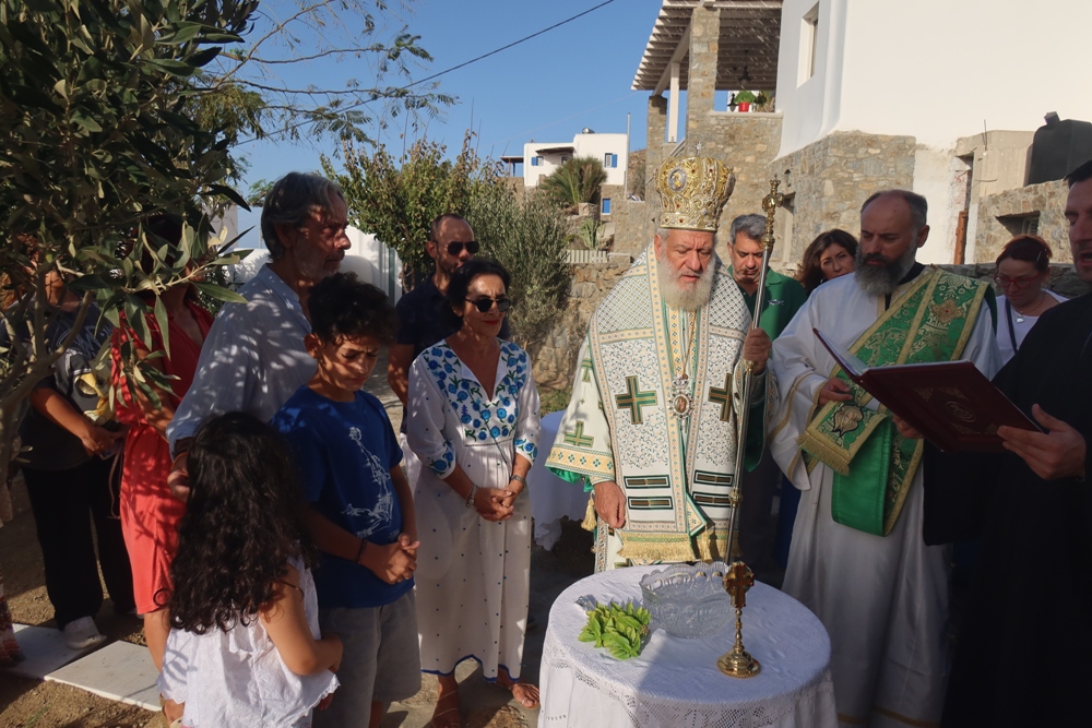 Σύρου Δωρόθεος Β' σε Μυκόνιους: «Να τηρείτε τις παραδόσεις του τόσο ...