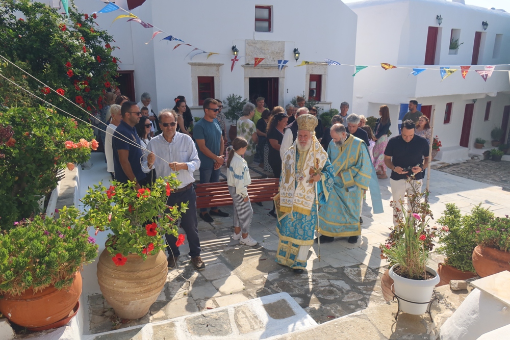 ΜΥΚΟΝΟΣ: Ο Σύρου Δωρόθεος στην Ιερά Μονή Παλαιοκάστρου της Άνω Μεράς ...
