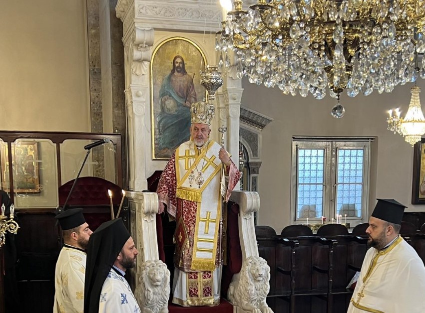 Ο Γέρων Χαλκηδόνος Εμμανουήλ στον Καθεδρικό Ναό της Αγίας Τριάδος ...