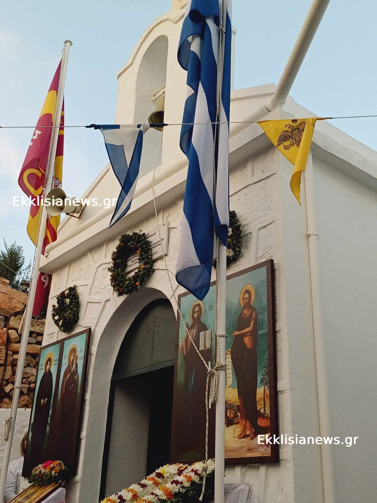 Κίμωλος: Παράκληση στο ιστορικό Εκκλησάκι της Οσίας Μεθοδίας - Τα ...