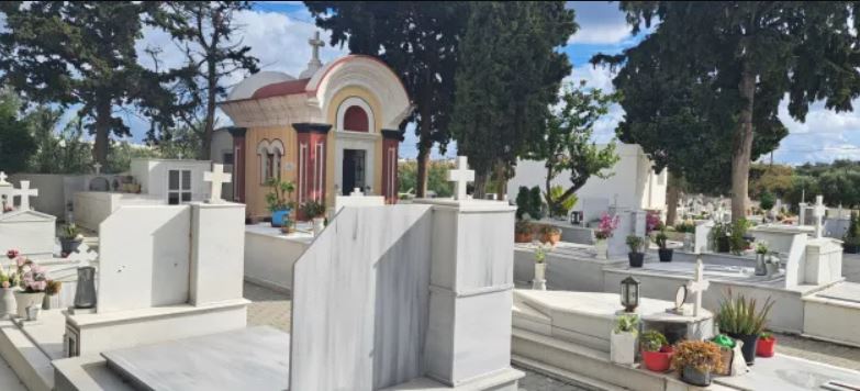Σοκ στην Ιεράπετρα! Κλέβουν το λάδι από τους τάφους των κοιμητηρίων ...