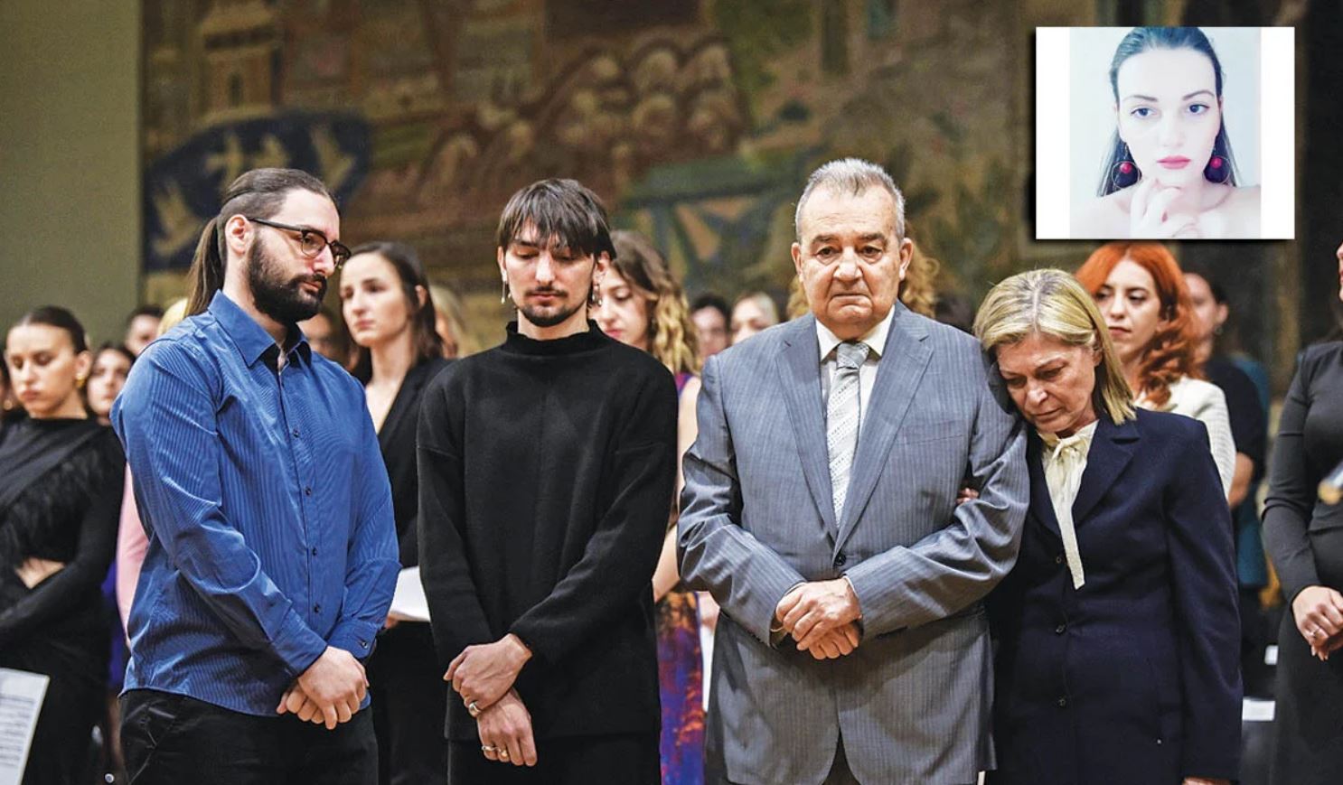 Ράγισαν και οι πέτρες στο ΑΠΘ! Απονομή Πτυχίων σε θύματα των Τεμπών ...