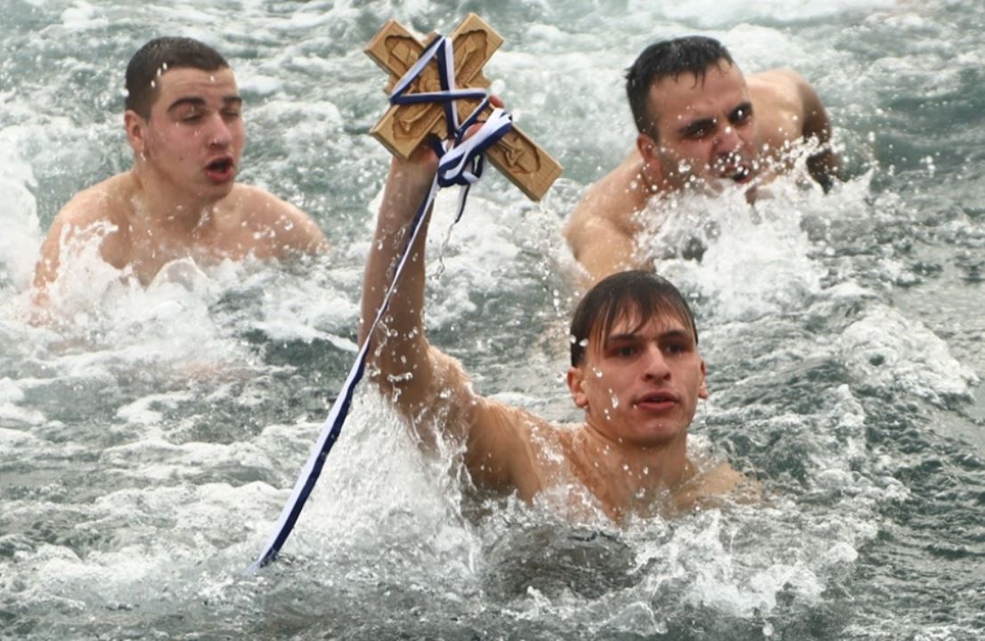 Έπιασε τον Σταυρό στη Θεσσαλονίκη και ευχήθηκε ο «ΠΑΟΚ να πάρει το ...