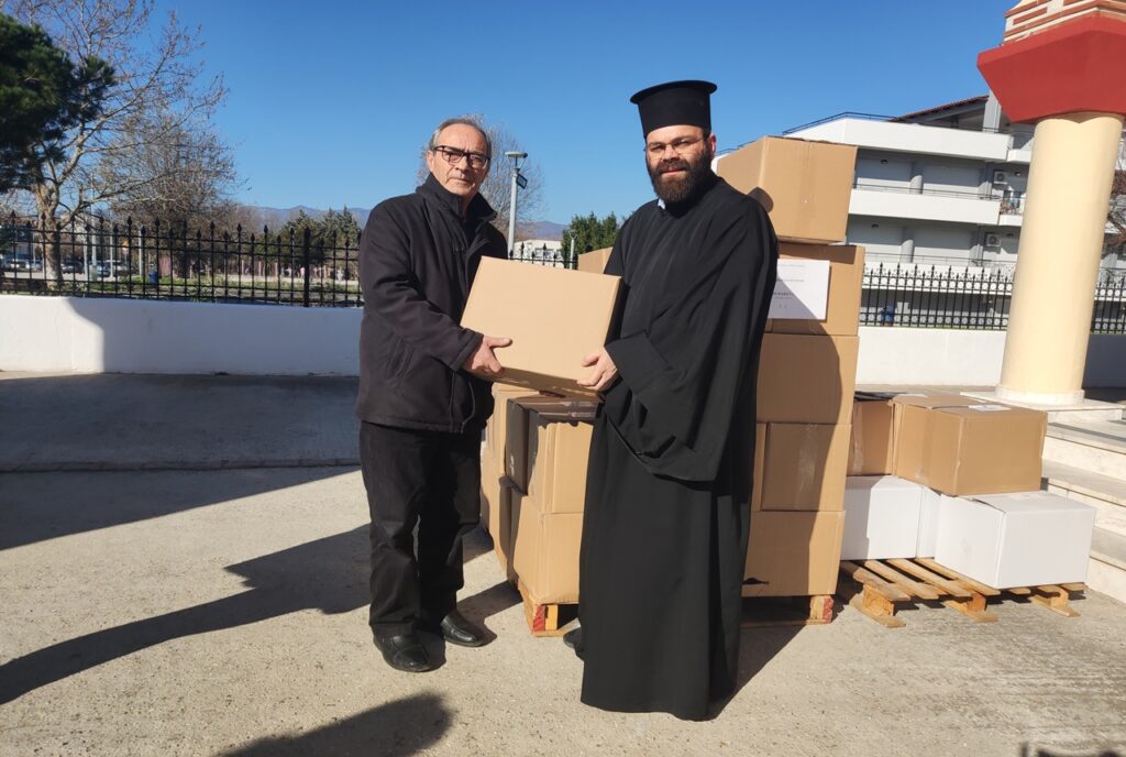 Κομοτηνή: Διανομή δεμάτων - τροφίμων σε συνεργασία της Μητροπόλεως με ...