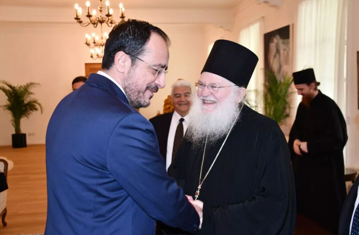 ΚΥΠΡΟΣ: Ο Καθηγούμενος της ΙΜΜΒ Αρχιμ. Εφραίμ στον Αρχιεπίσκοπο Γεώργιο ...