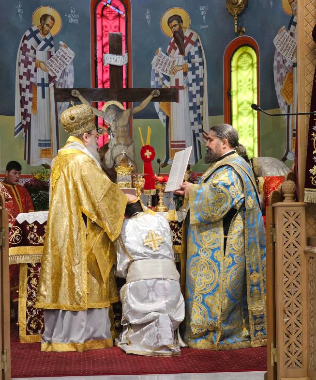 Χειροτονία Διακόνου από τον Πατρών Χρυσόστομο - Βήμα Ορθοδοξίας