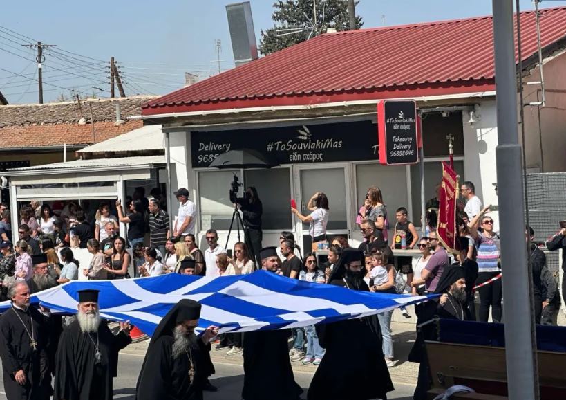 Μεγαλειώδης παρέλαση από την Ι.Μ. Ταμασού για τις Εθνικές Επετείους ...