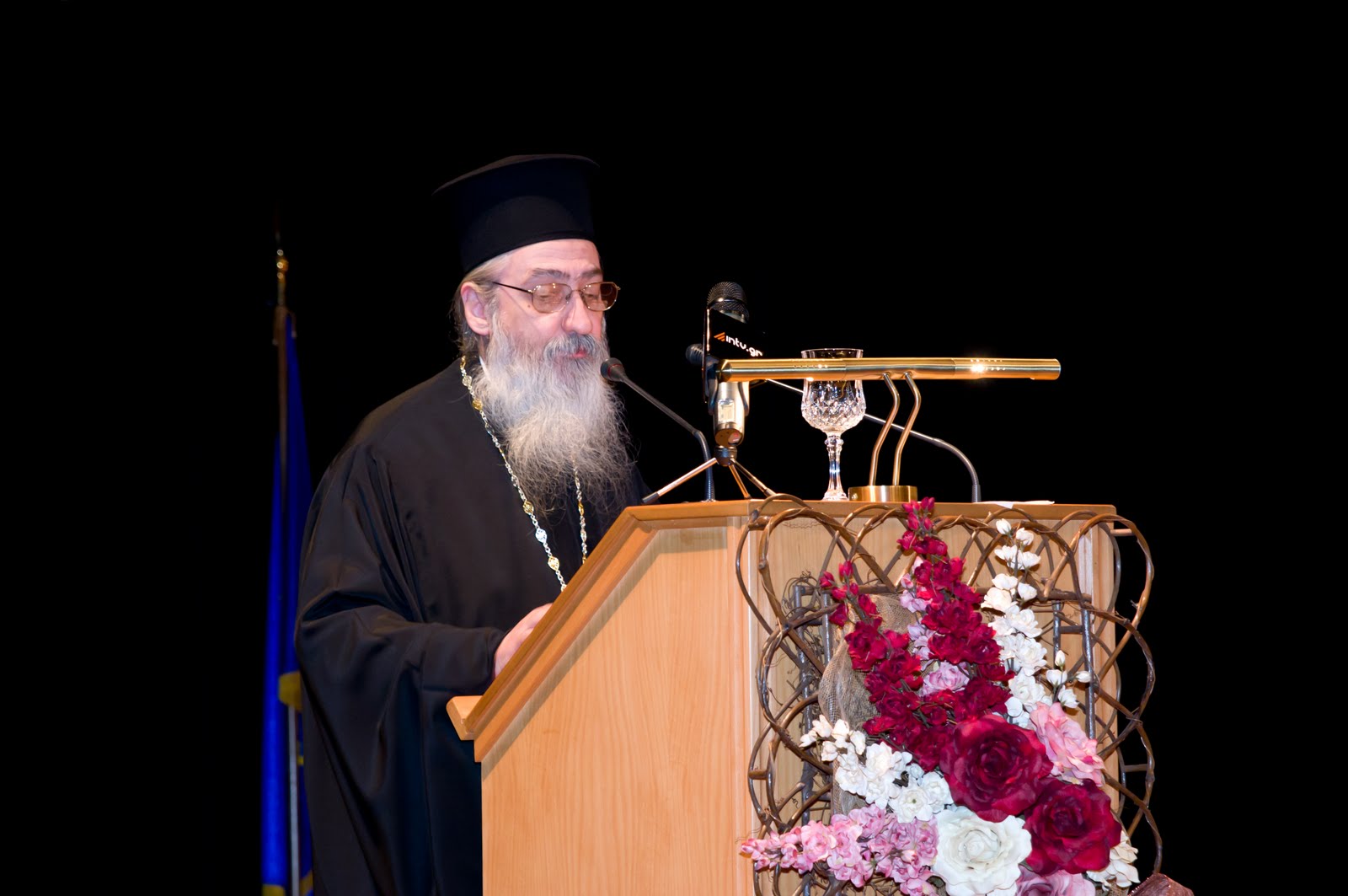 Αρχιμ. Κύριλλος Κωστόπουλος: ΜΕΓΑΛΗ ΤΡΙΤΗ - Η πρώην πόρνη οδοδείκτης ...
