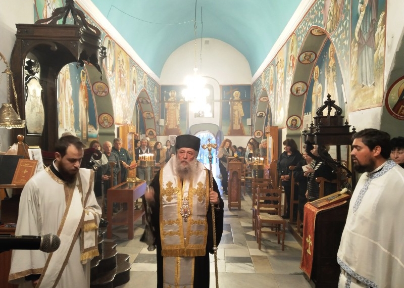 Ακάθιστος ύμνος: Η Παναγία βοηθός και συμπαραστάτης στις θλίψεις μας ...