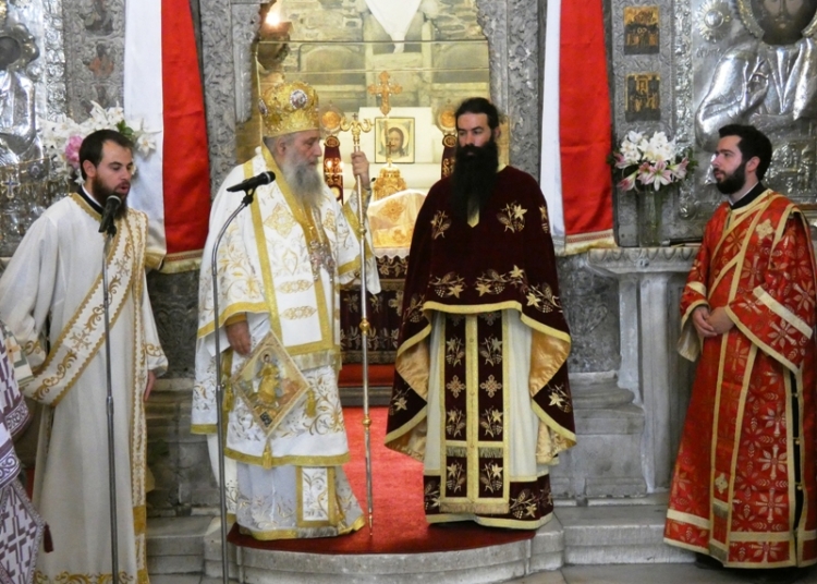 Παναγία Εκατονταπυλιανή: Γιατί υπάρχουν 99 φανερές πύλες και η 100η ...