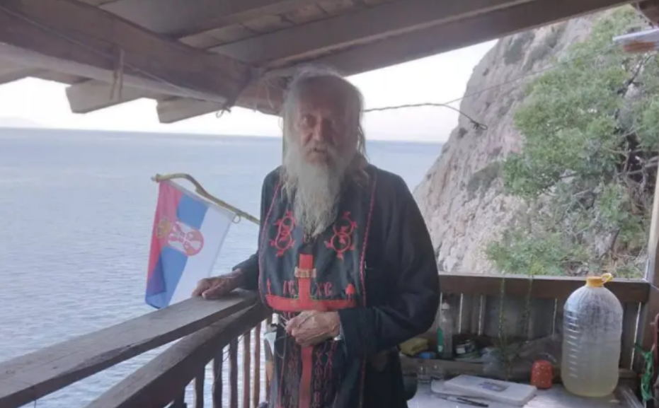 Εκοιμήθη ο ασκητής Συμεών Καρουλιώτης! Έζησε πάνω από 50 χρόνια στα ...