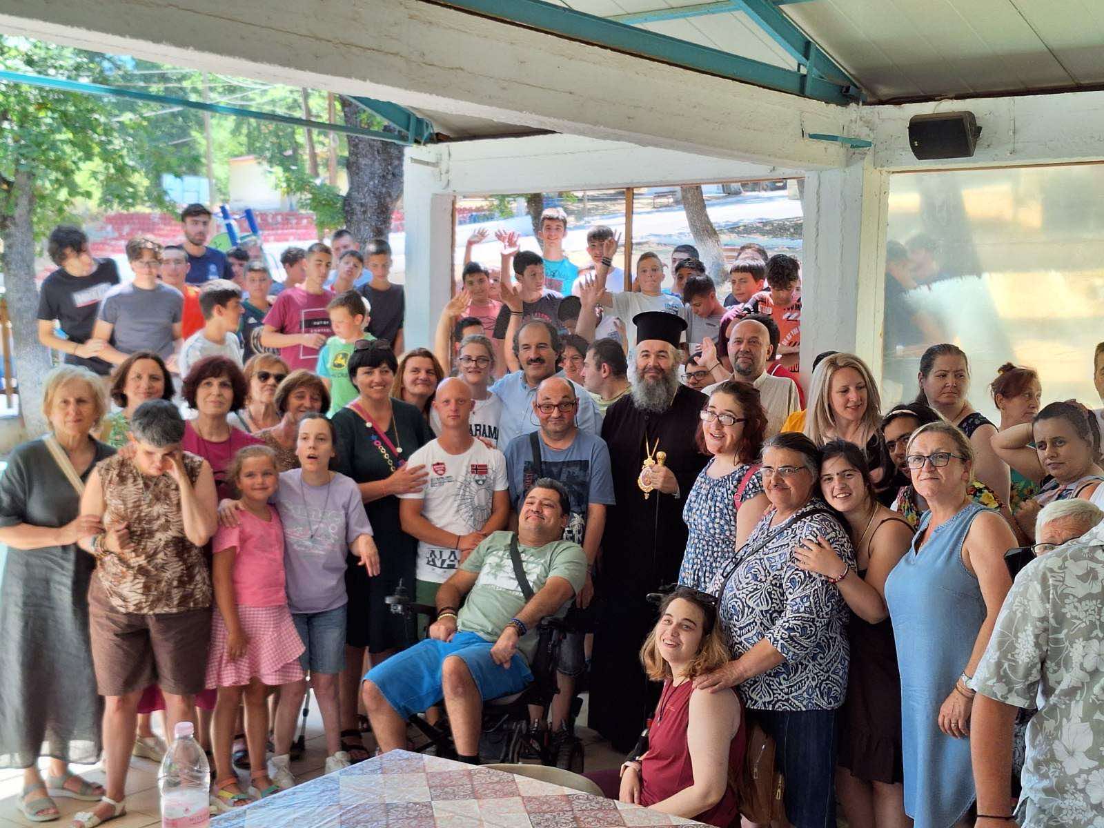 ΦΛΩΡΙΝΑ: Υποδοχή και γεύμα ατόμων με αναπηρία στις Κατασκηνώσεις της ...