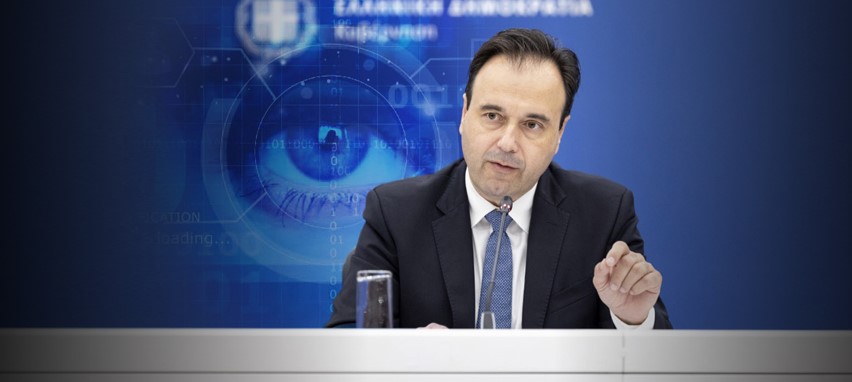 Παραδοχή από τον Δημήτρη Παπαστεργίου: «Θα παρακολουθούνται τα πάντα ...