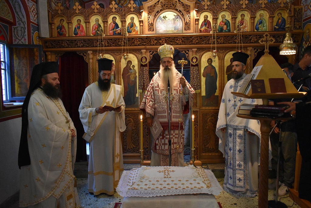 ΛΑΜΙΑ: Ο μητροπολίτης ευλόγησε τις κατασκηνώσεις της Χριστιανικής ...