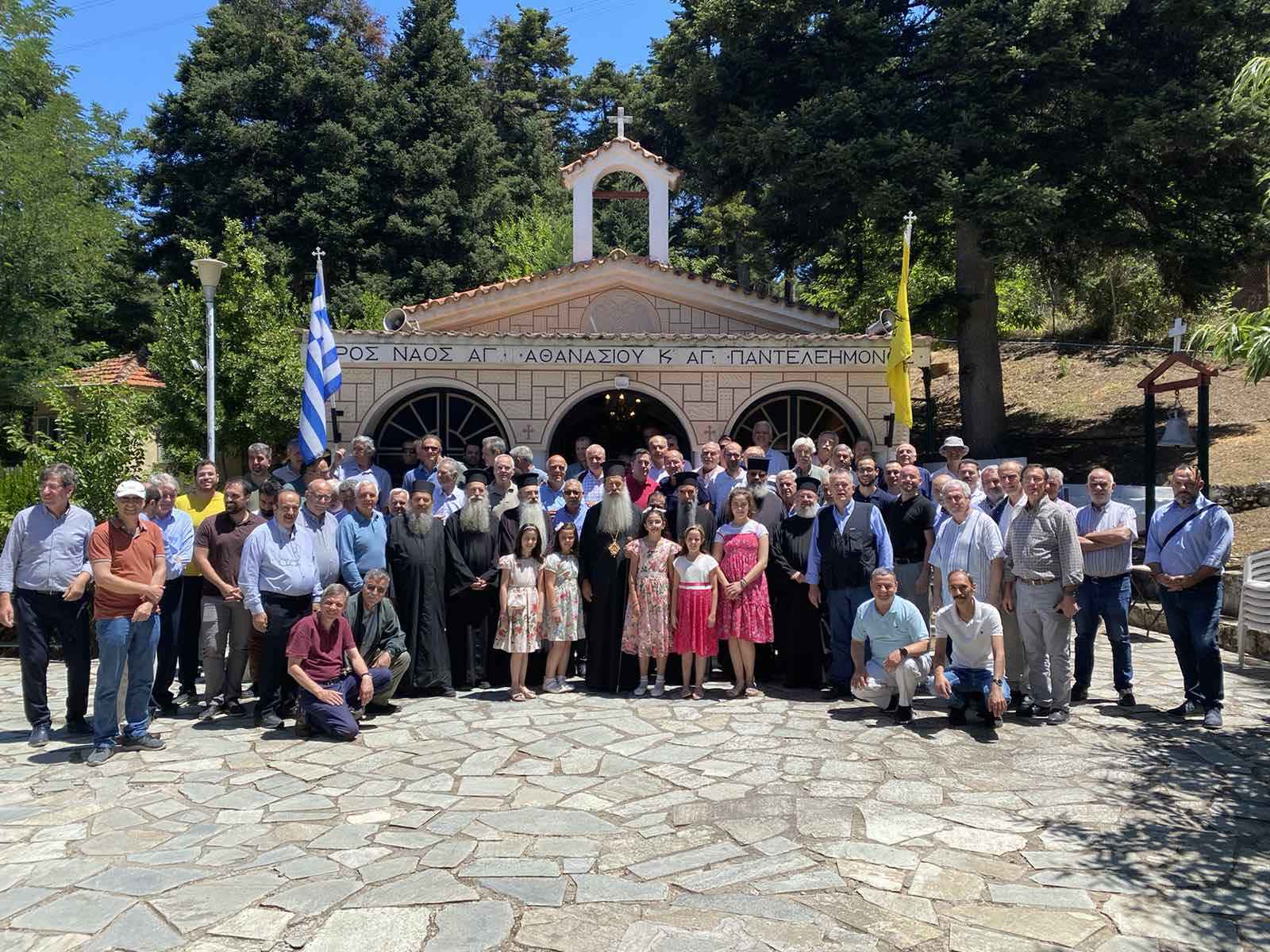 120 επιστήμονες της Αδελφότητος «ΣΩΤΗΡ» με τον Φθιώτιδος Συμεών στο ...
