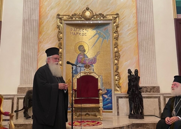 Πρωτοχρονιάτικος "μποναμάς" από τον π. Ευάγγελο Παπανικολάου στους ...