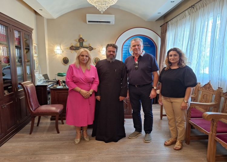 Κομοτηνή: Διανομή δεμάτων - τροφίμων σε συνεργασία της Μητροπόλεως με ...