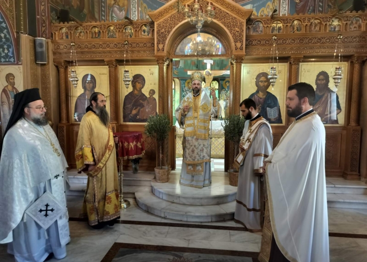 Άφωνοι οι πυροσβέστες! Απείραχτο έμεινε το εκκλησάκι του Αγίου Ραφαήλ ...