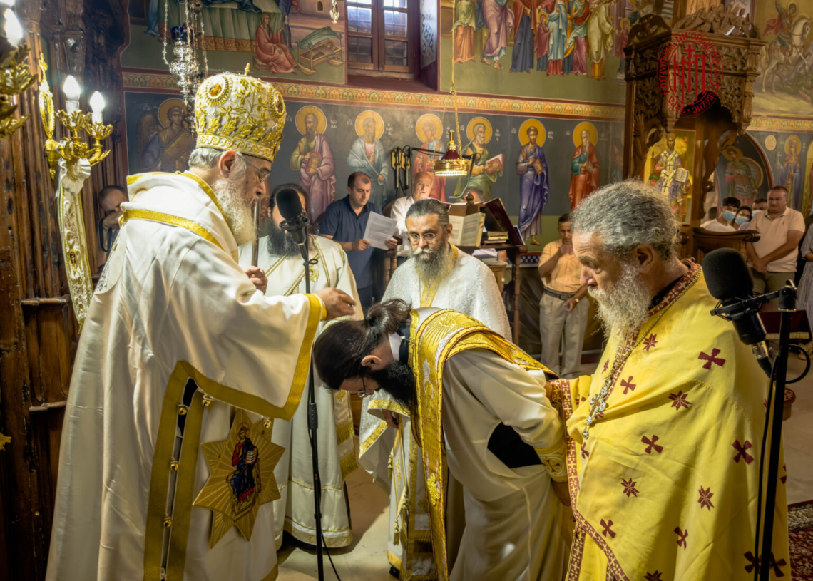 Το Αίγιο τίμησε την Παναγία την Τρυπητή - ΒΗΜΑ ΟΡΘΟΔΟΞΙΑΣ